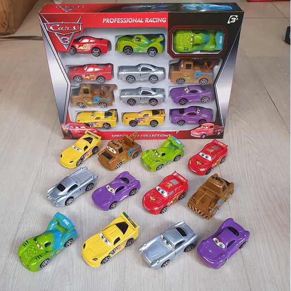 Jual MAINAN MOBIL RACE CARS PULL BACK ISI 12 PCS DRIVER TO WIN