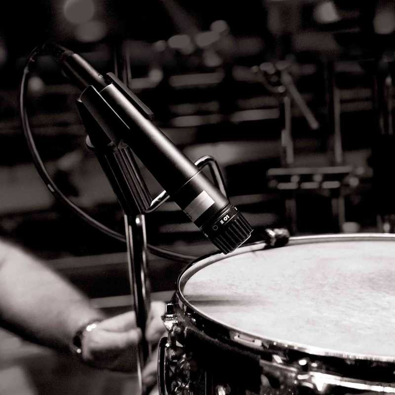 Jual Shure Microphone Dynamic Wired for Music Instrument | Jakmall.com