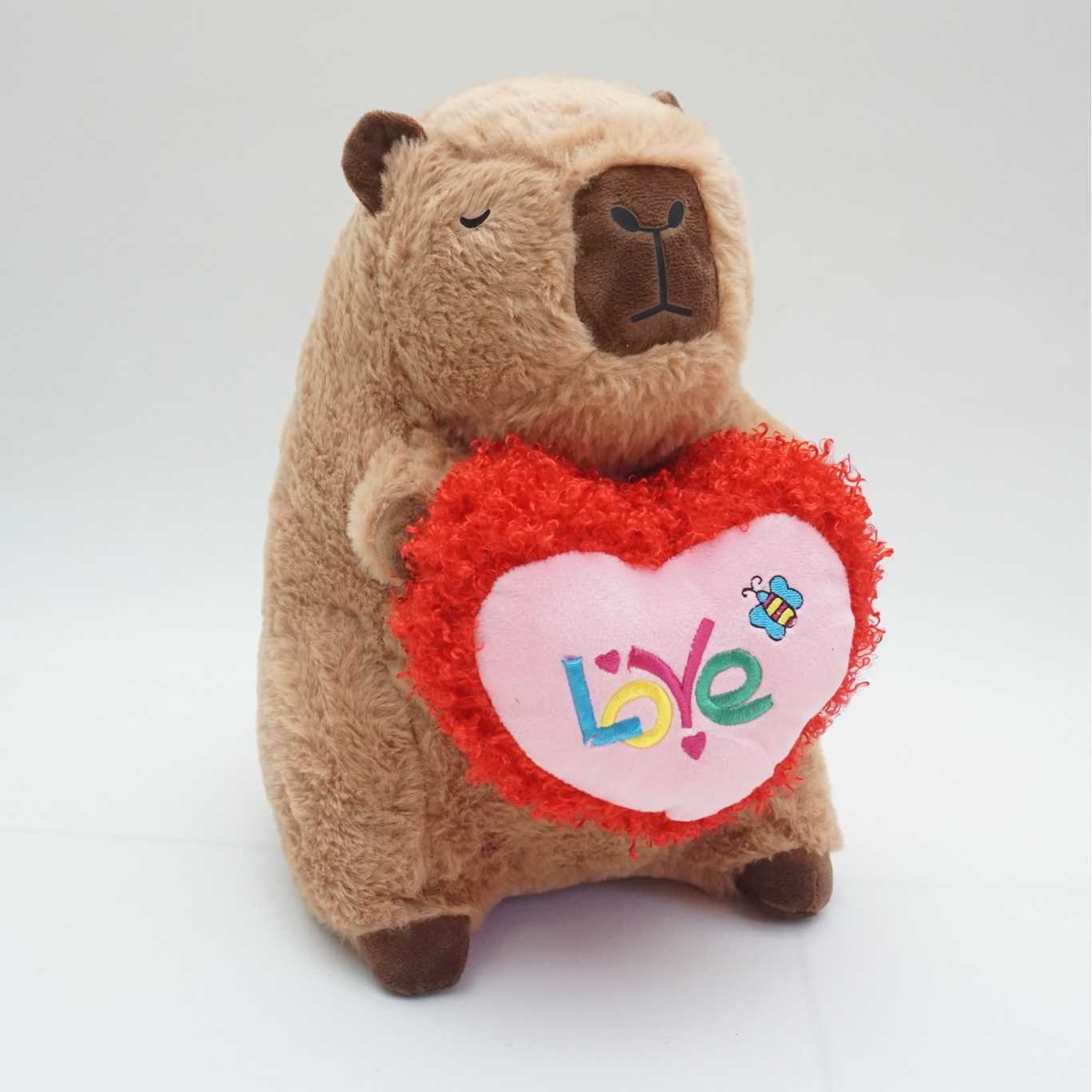 Jual boneka capybara marmut raksasa coklat bawa hati love merah